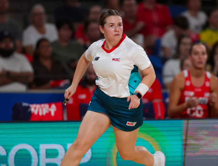 Shauna Winchester awarded the All Australian Umpiring Award - Netball NSW